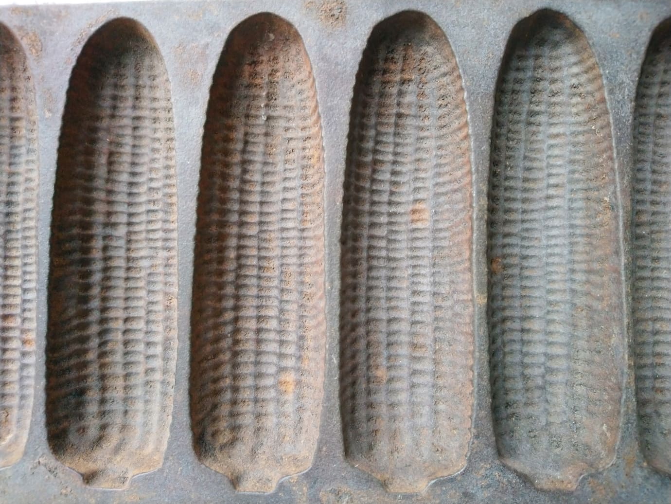 Cast iron corn mold | Brocante Cafe Digital nostalgia